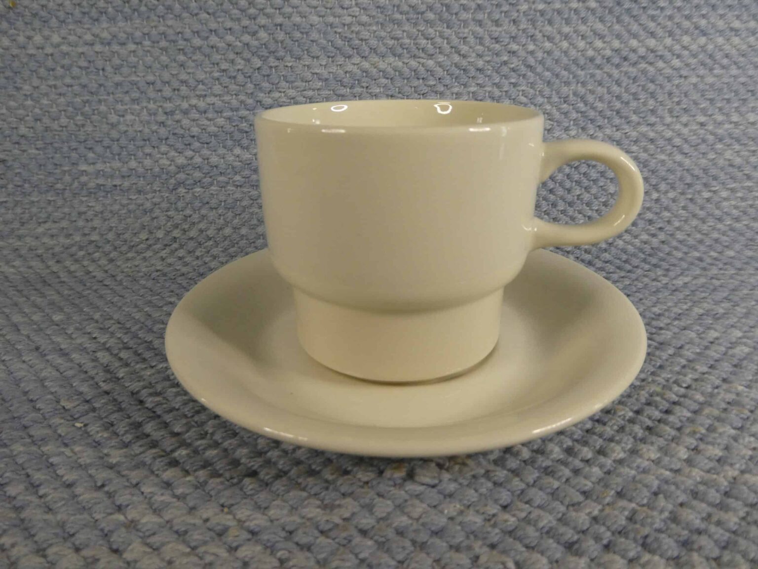 Arabia Inari lautaset valkoinen - Wanhat Kupit